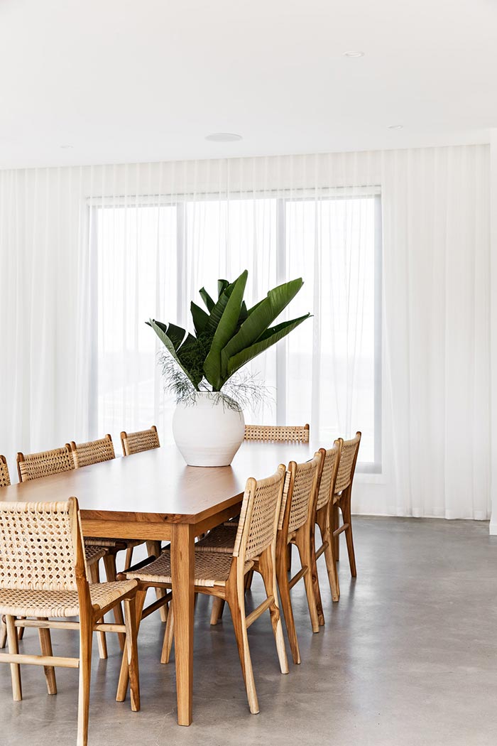 The Dining Table: A Family Gathering Centrepiece
